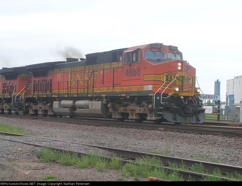 BNSF 4668
